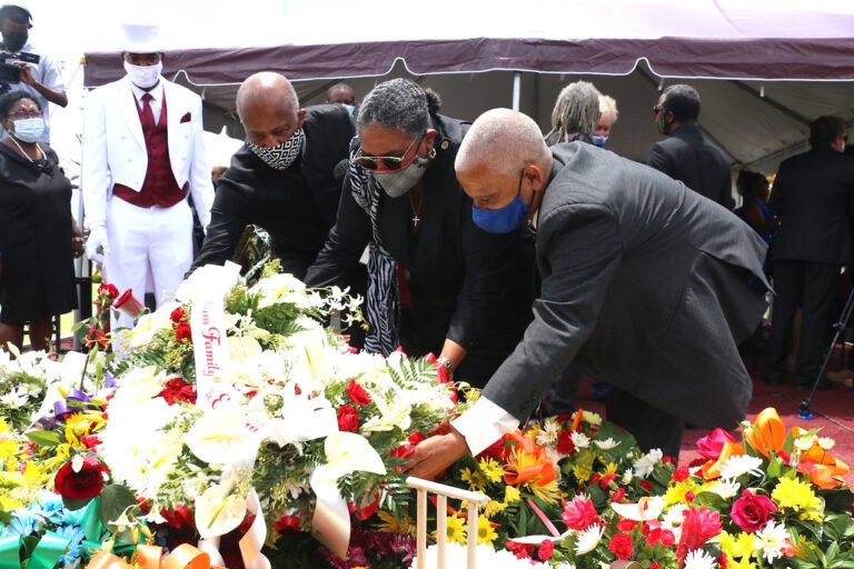 Sir Everton’s excellent innings ends in fitting tribute - Barbados Today