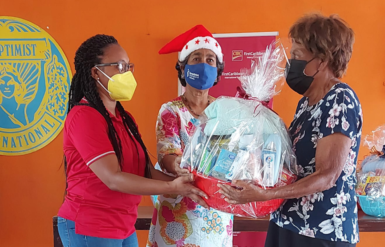 CIBC First Caribbean donated hampers for Christmas - Barbados Today