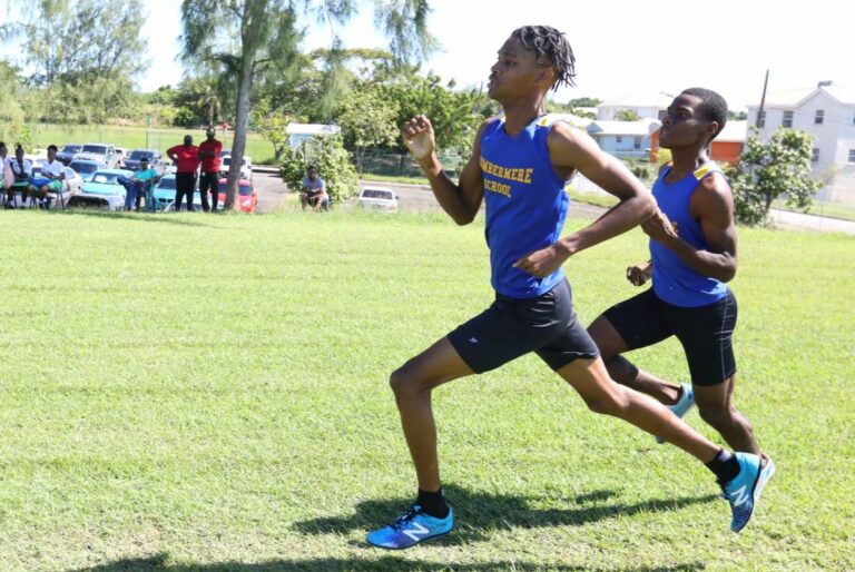 Simmons dominates 800m - Barbados Today