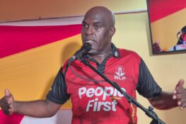 Former DLP heavyweight Lashley flocks to Bees, seeks City nod ...